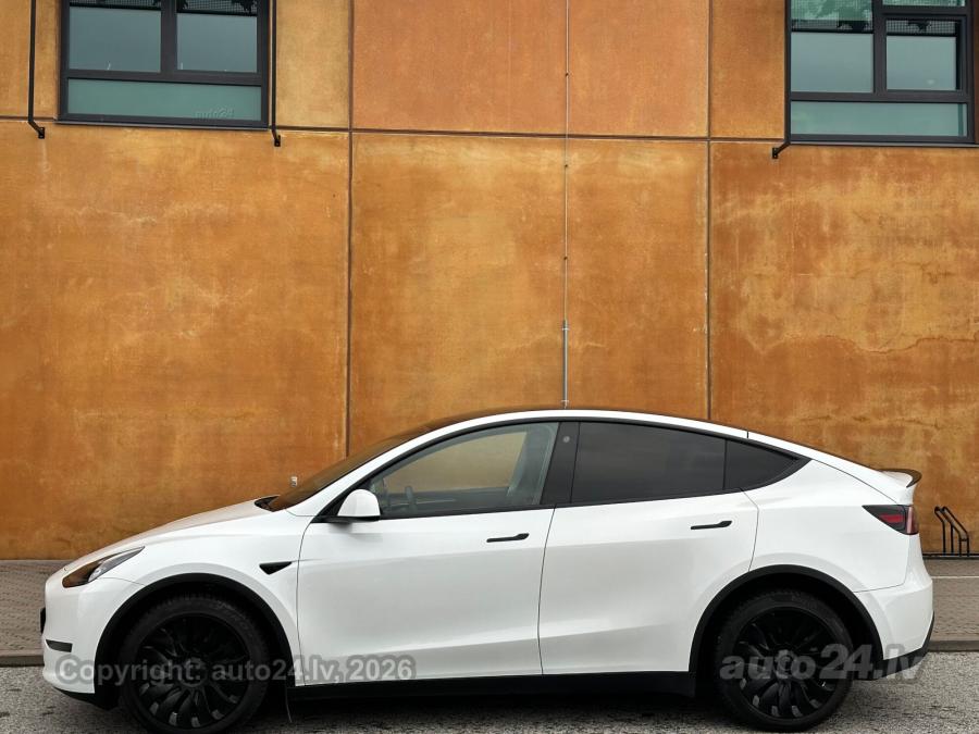 Balts Tesla Model Y 2023 Tallina, ar dzinēja tilpumu 0.00 L un nobraukumu 89 tūkst. km par 33800 €, foto 3 vietnē AUTOMOTO.COM.LV