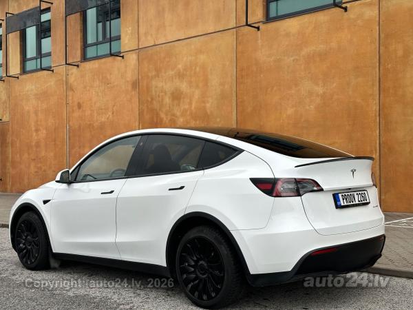 Balts Tesla Model Y 2023 Tallina, ar dzinēja tilpumu 0.00 L un nobraukumu 89 tūkst. km par 33800 €, foto 3 vietnē AUTOMOTO.COM.LV