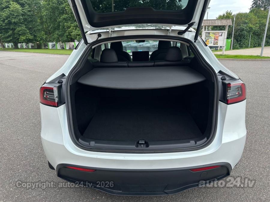 Balts Tesla Model Y 2023 Tartu, ar dzinēja tilpumu 0.00 L un nobraukumu 35 tūkst. km par 38900 €, foto 6 vietnē AUTOMOTO.COM.LV