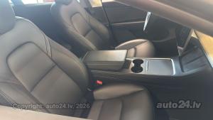White Tesla Model Y 2023 in Voru, with an engine capacity of 0.00 L and mileage of 59 thousand km for 33890 €, photo 6 on AUTOMOTO.COM.LV