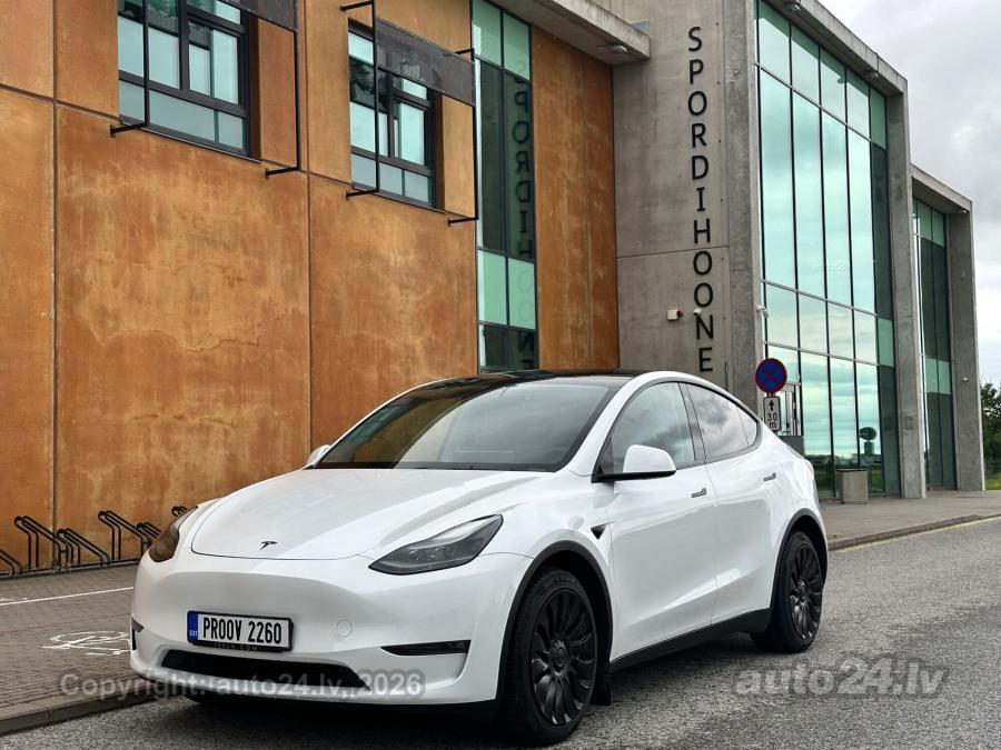 White Tesla Model Y 2023 in Tallinn, with an engine capacity of 0.00 L and mileage of 99 thousand km for 33700 €, photo 5 on AUTOMOTO.COM.LV