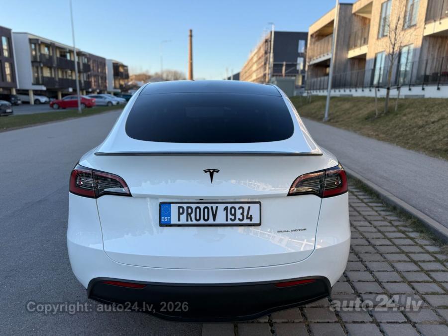 Balts Tesla Model Y 2023 Tallina, ar dzinēja tilpumu 0.00 L un nobraukumu 50 tūkst. km par 36999 €, foto 5 vietnē AUTOMOTO.COM.LV