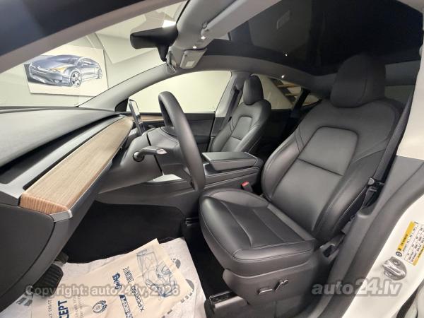 Tesla Model Y 2023 Tartu vietnē Balts Tesla Model Y 2023 Tartu, ar dzinēja tilpumu 0.00 L un nobraukumu 126 tūkst. km par 33999 €, foto 8 vietnē AUTOMOTO.COM.LV