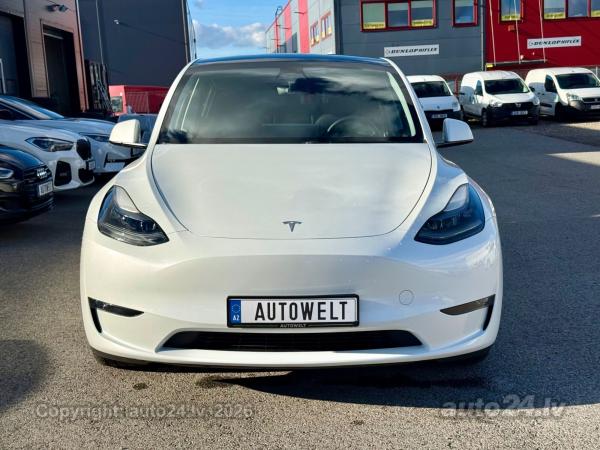 Tesla Model Y 2023 in Tallinn on AUTOMOTO.COM.LV White Tesla Model Y 2023 in Tallinn, with an engine capacity of 0.00 L and mileage of 92 thousand km for 36450 €, photo 3 on AUTOMOTO.COM.LV