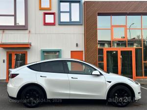 Balts Tesla Model Y 2023 Tallina, ar dzinēja tilpumu 0.00 L un nobraukumu 169 tūkst. km par 25900 €, foto 4 vietnē AUTOMOTO.COM.LV