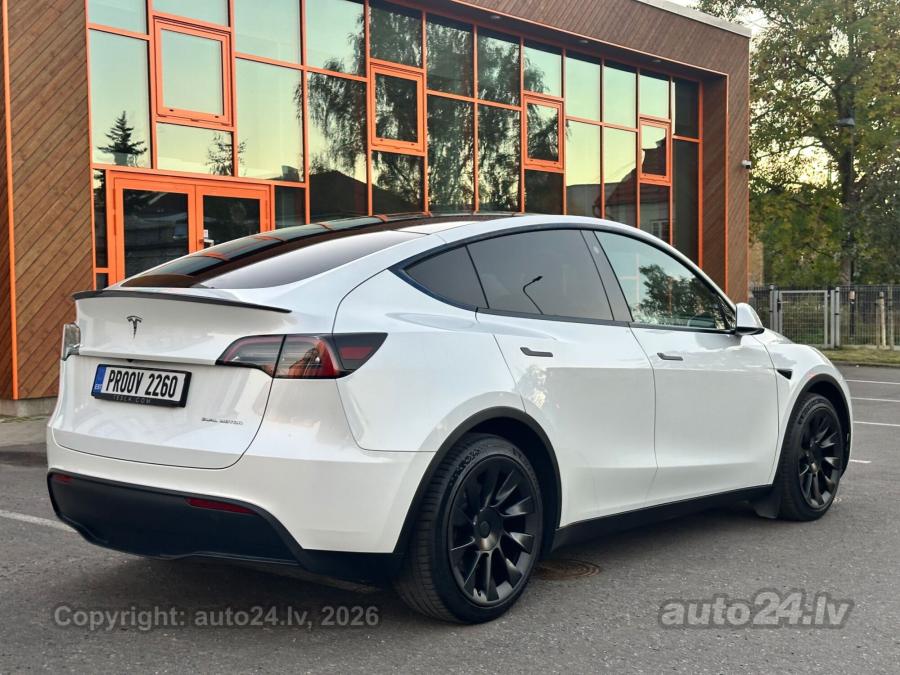 Balts Tesla Model Y 2023 Tallina, ar dzinēja tilpumu 0.00 L un nobraukumu 169 tūkst. km par 25900 €, foto 5 vietnē AUTOMOTO.COM.LV