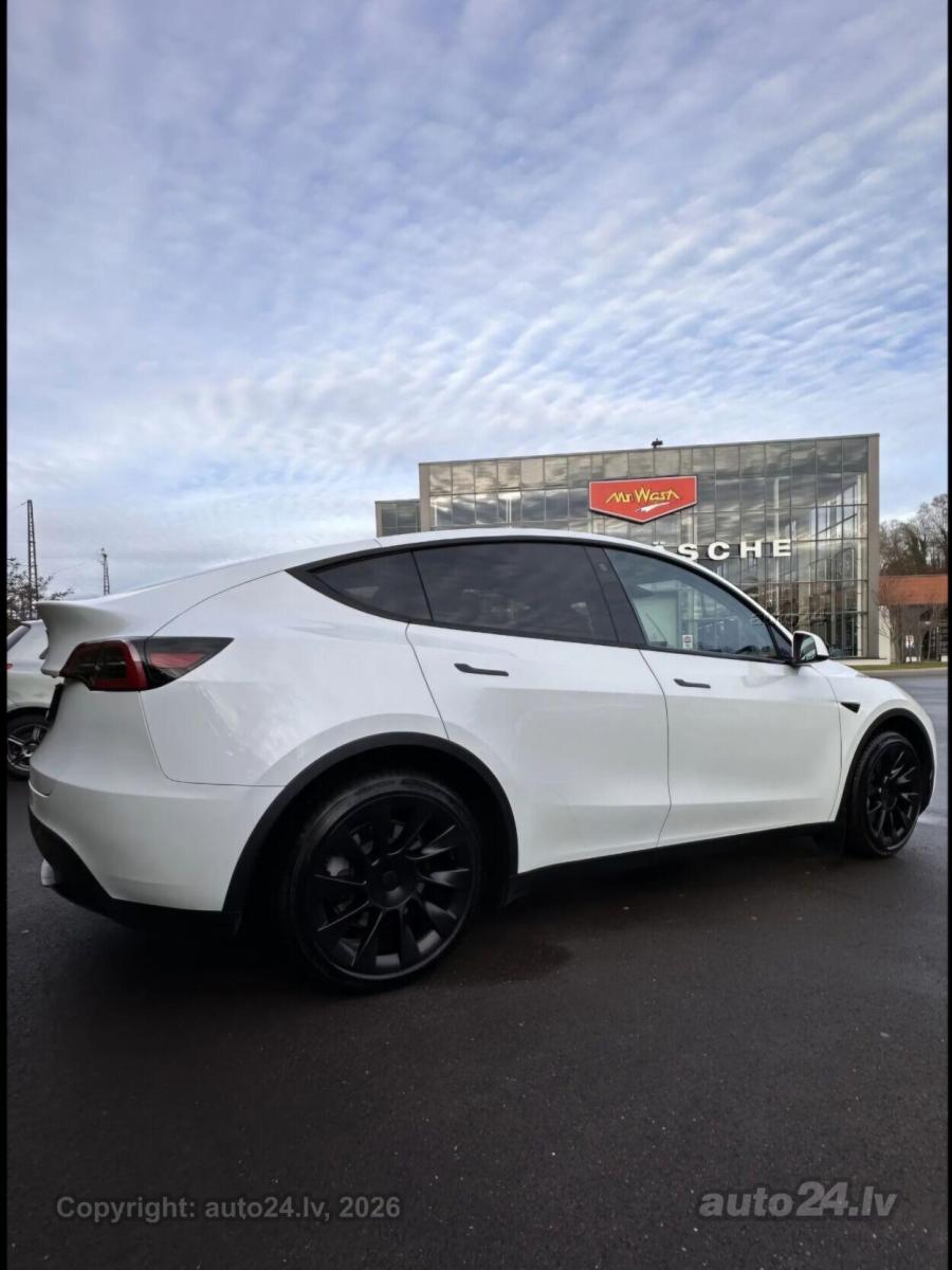 Balts Tesla Model Y 2025 Tallina, ar dzinēja tilpumu 0.00 L un nobraukumu 40 tūkst. km par 43900 €, foto 3 vietnē AUTOMOTO.COM.LV