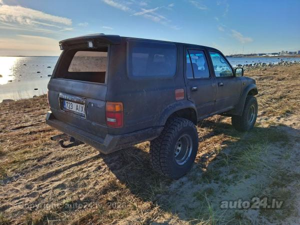 Melns Toyota 4Runner 1993 Tallina, ar dzinēja tilpumu 3.00 L un nobraukumu 250 tūkst. km par 4000 €, foto 4 vietnē AUTOMOTO.COM.LV