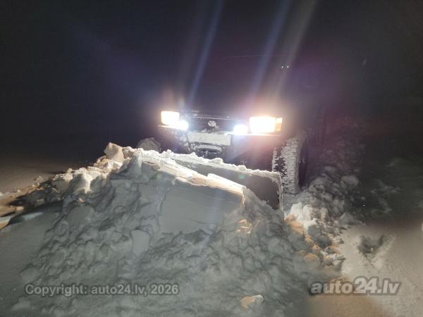 Melns Toyota 4Runner 1993 Tallina, ar dzinēja tilpumu 3.00 L un nobraukumu 250 tūkst. km par 4000 €, foto 8 vietnē AUTOMOTO.COM.LV