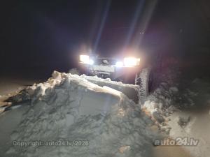 Melns Toyota 4Runner 1993 Tallina, ar dzinēja tilpumu 3.00 L un nobraukumu 250 tūkst. km par 4000 €, foto 9 vietnē AUTOMOTO.COM.LV