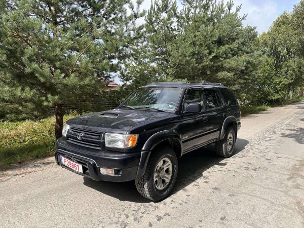 Black Toyota 4Runner 2002 in Klaipeda, with an engine capacity of 3.38 L and mileage of 215 thousand km for 7700 €, photo 1 on AUTOMOTO.COM.LV