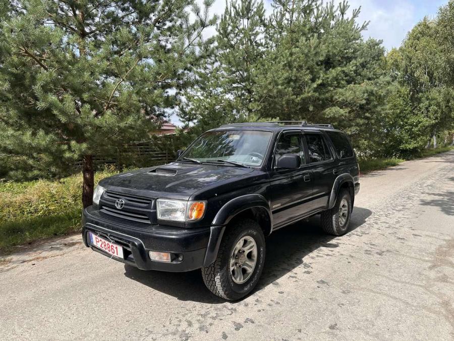 Melns Toyota 4Runner 2002 Klaipėda, ar dzinēja tilpumu 3.38 L un nobraukumu 215 tūkst. km par 7700 €, foto 1 vietnē AUTOMOTO.COM.LV