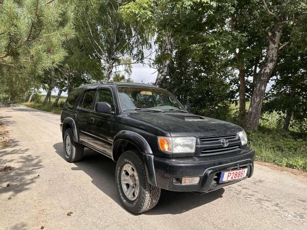 Black Toyota 4Runner 2002 in Klaipeda, with an engine capacity of 3.38 L and mileage of 215 thousand km for 7700 €, photo 4 on AUTOMOTO.COM.LV