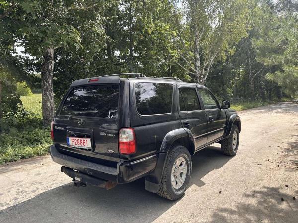 Black Toyota 4Runner 2002 in Klaipeda, with an engine capacity of 3.38 L and mileage of 215 thousand km for 7700 €, photo 5 on AUTOMOTO.COM.LV