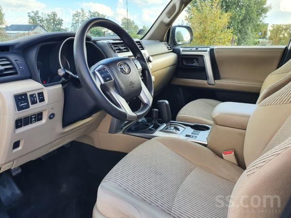 Melns Toyota 4Runner 2012 Rīga, ar dzinēja tilpumu 4.00 L un nobraukumu 318 tūkst. km par 18500 €, foto 6 vietnē AUTOMOTO.COM.LV