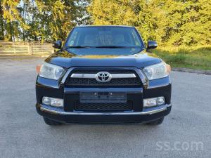Melns Toyota 4Runner 2012 Rīga, ar dzinēja tilpumu 4.00 L un nobraukumu 326 tūkst. km par 18500 €, foto 5 vietnē AUTOMOTO.COM.LV