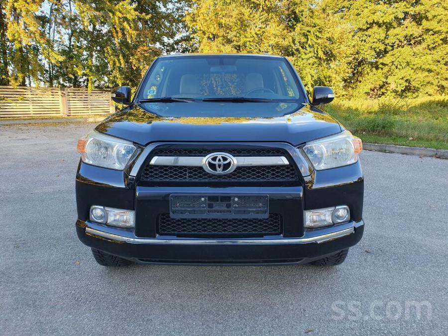 Melns Toyota 4Runner 2012 Rīga, ar dzinēja tilpumu 4.00 L un nobraukumu 326 tūkst. km par 18500 €, foto 5 vietnē AUTOMOTO.COM.LV
