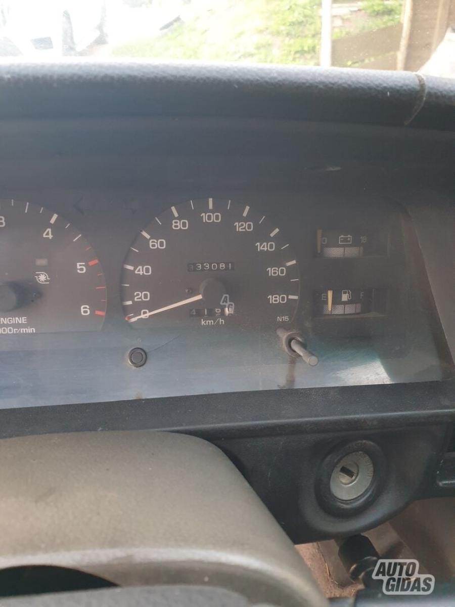 Toyota 4Runner 1995 in Radviliskis, with an engine capacity of 2.40 L and mileage of 333 thousand km for 8500 €, photo 10 on AUTOMOTO.COM.LV