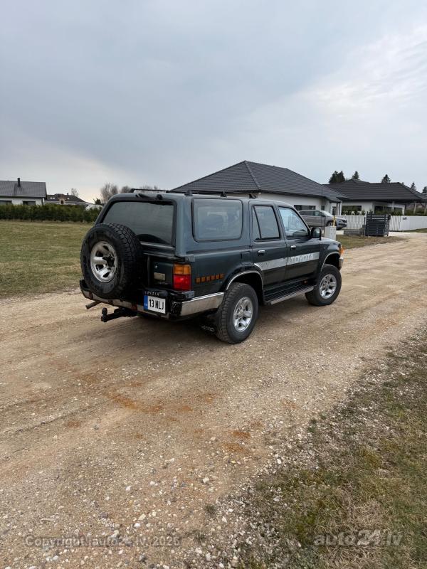 Green Toyota 4Runner 1990 in Tartu, with an engine capacity of 3.00 L and mileage of 280 thousand km for 4999 €, photo 4 on AUTOMOTO.COM.LV