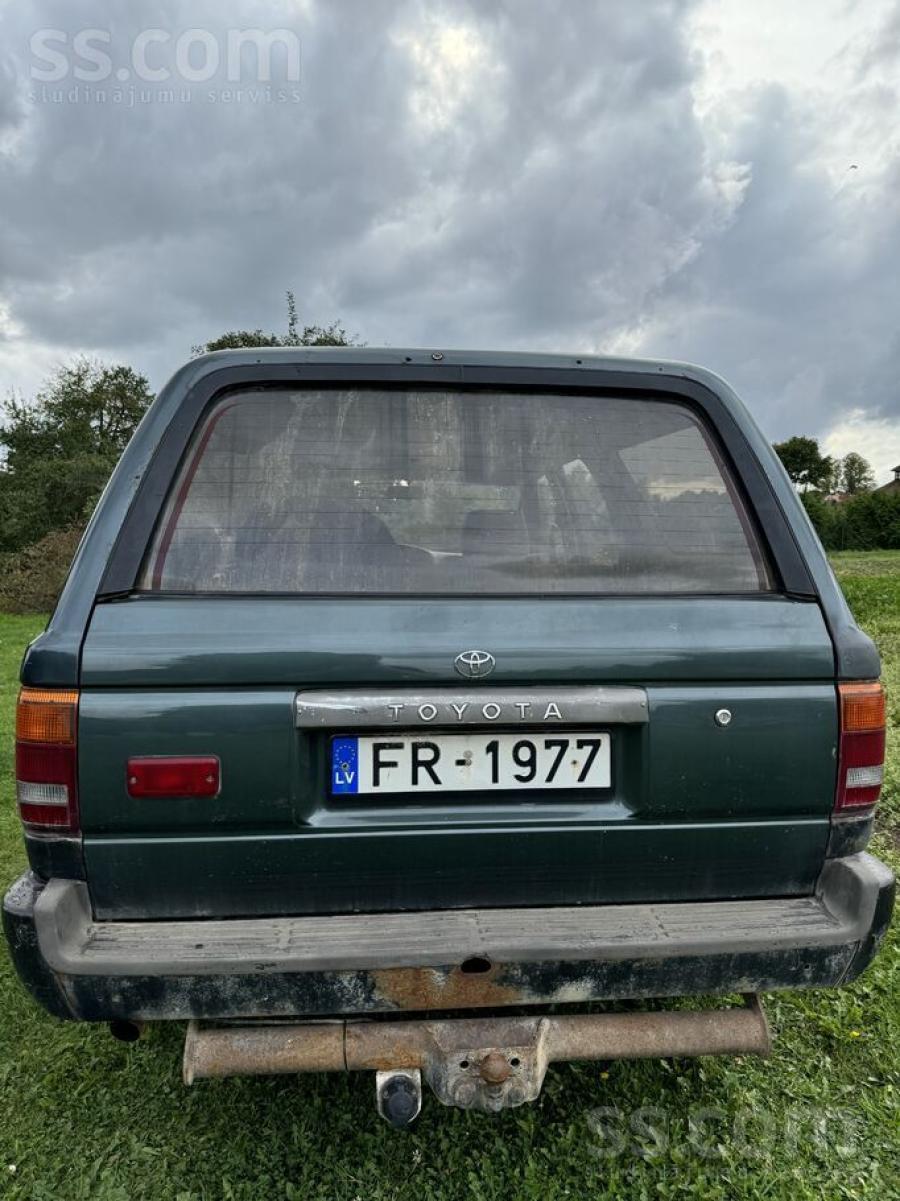 Zaļš Toyota 4Runner 1993 Saldus, ar dzinēja tilpumu 2.40 L un nobraukumu 370 tūkst. km par 3600 €, foto 3 vietnē AUTOMOTO.COM.LV