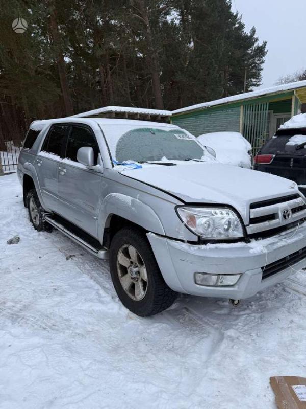 Grey Toyota 4Runner 2004 in Klaipeda, with an engine capacity of 4.70 L and mileage of 260 thousand km for 6900 €, photo 9 on AUTOMOTO.COM.LV