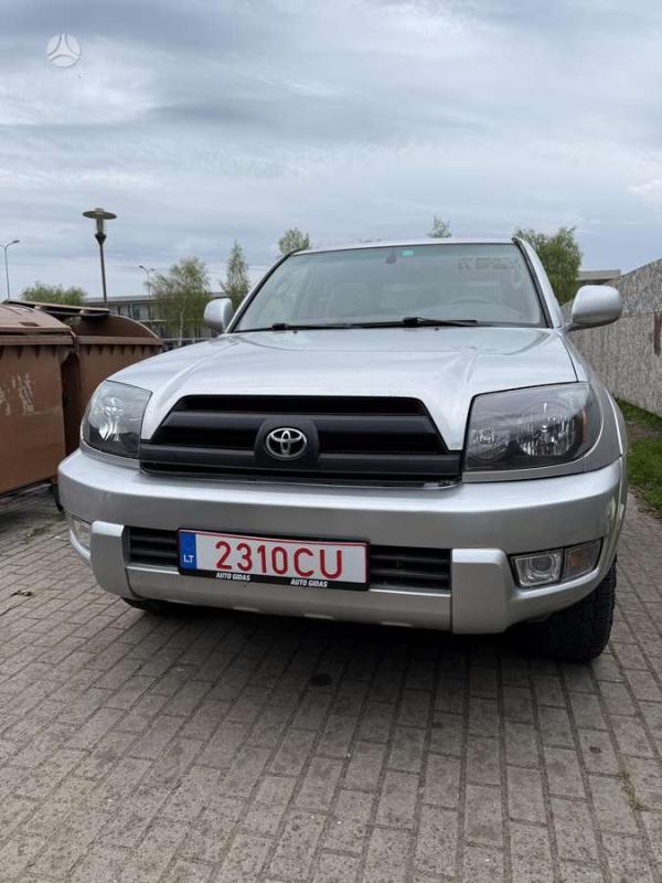 Pelēks Toyota 4Runner 2004 Klaipėda, ar dzinēja tilpumu 4.70 L un nobraukumu 420 tūkst. km par 13000 €, foto 1 vietnē AUTOMOTO.COM.LV