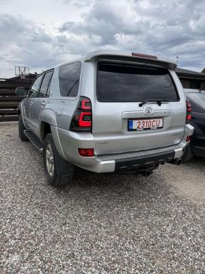 Grey Toyota 4Runner 2004 in Klaipeda, with an engine capacity of 4.70 L and mileage of 420 thousand km for 13000 €, photo 4 on AUTOMOTO.COM.LV