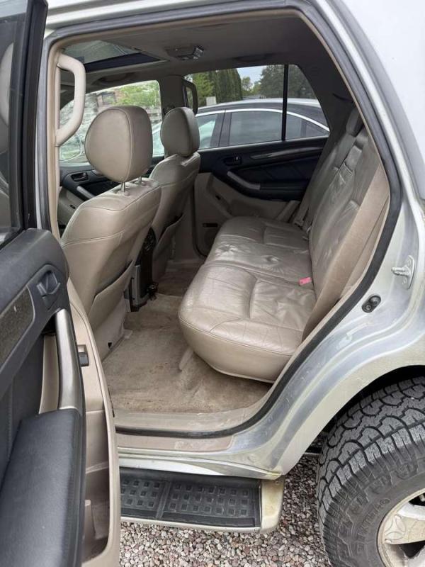 Pelēks Toyota 4Runner 2004 Klaipėda, ar dzinēja tilpumu 4.70 L un nobraukumu 420 tūkst. km par 13000 €, foto 6 vietnē AUTOMOTO.COM.LV