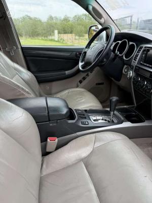 Grey Toyota 4Runner 2004 in Klaipeda, with an engine capacity of 4.70 L and mileage of 420 thousand km for 13000 €, photo 8 on AUTOMOTO.COM.LV