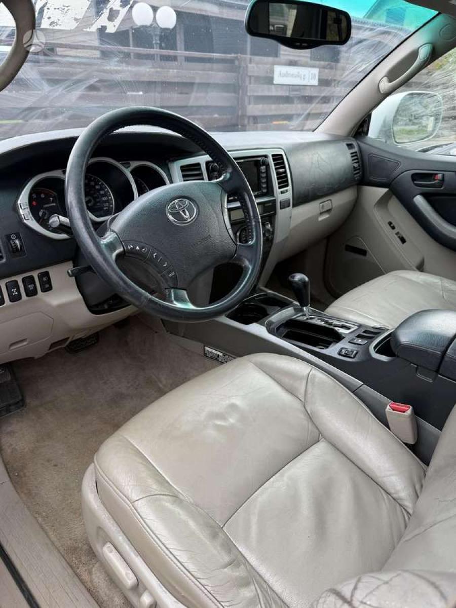 Grey Toyota 4Runner 2004 in Klaipeda, with an engine capacity of 4.70 L and mileage of 420 thousand km for 13000 €, photo 9 on AUTOMOTO.COM.LV