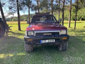 Красный Тойота 4Раннер 1991 в Цесис, объемом двигателя 2.40 л и пробегом 364 тыс. км за 4700 €, фото  на AUTOMOTO.COM.LV