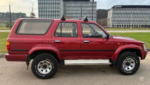 Red Toyota 4Runner 1995 in Vilnius, with an engine capacity of 2.98 L and mileage of 262 thousand km for 7500 €, photo 2 on AUTOMOTO.COM.LV