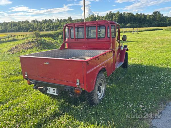 Sarkans Toyota 4Runner 1982 Tallina, ar dzinēja tilpumu 3.40 L un nobraukumu 190 tūkst. km par 14999 €, foto 5 vietnē AUTOMOTO.COM.LV