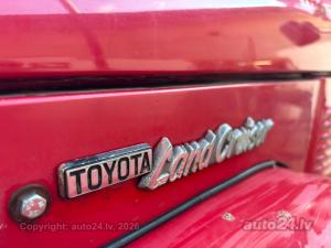 Sarkans Toyota 4Runner 1982 Tallina, ar dzinēja tilpumu 3.40 L un nobraukumu 190 tūkst. km par 14999 €, foto 19 vietnē AUTOMOTO.COM.LV