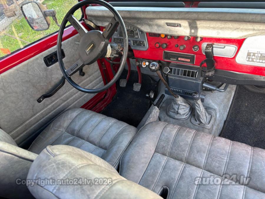 Sarkans Toyota 4Runner 1982 Tallina, ar dzinēja tilpumu 3.40 L un nobraukumu 190 tūkst. km par 14999 €, foto 21 vietnē AUTOMOTO.COM.LV
