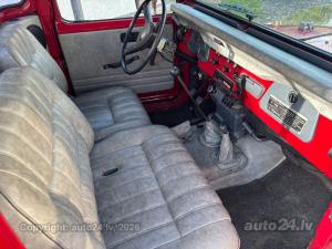 Sarkans Toyota 4Runner 1982 Tallina, ar dzinēja tilpumu 3.40 L un nobraukumu 190 tūkst. km par 14999 €, foto 22 vietnē AUTOMOTO.COM.LV