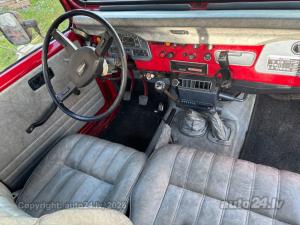 Sarkans Toyota 4Runner 1982 Tallina, ar dzinēja tilpumu 3.40 L un nobraukumu 190 tūkst. km par 14999 €, foto 23 vietnē AUTOMOTO.COM.LV