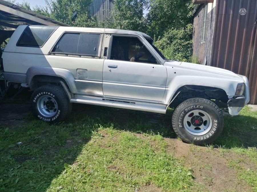 Balts Toyota 4Runner 1989 Marijampole, ar dzinēja tilpumu 2.40 L un nobraukumu 195 tūkst. km par 950 €, foto 5 vietnē AUTOMOTO.COM.LV