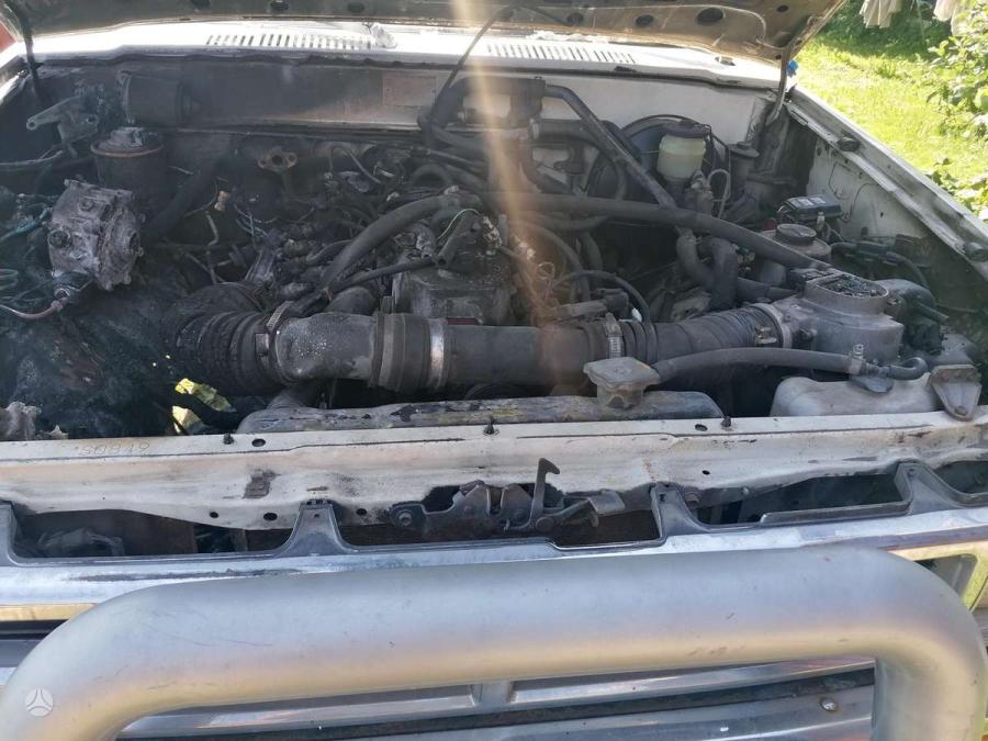 Balts Toyota 4Runner 1989 Marijampole, ar dzinēja tilpumu 2.40 L un nobraukumu 195 tūkst. km par 950 €, foto 7 vietnē AUTOMOTO.COM.LV