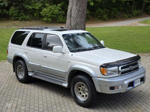White Toyota 4Runner 2001 in Vilnius, with an engine capacity of 3.40 L and mileage of 288 thousand km for 7700 €, photo  on AUTOMOTO.COM.LV