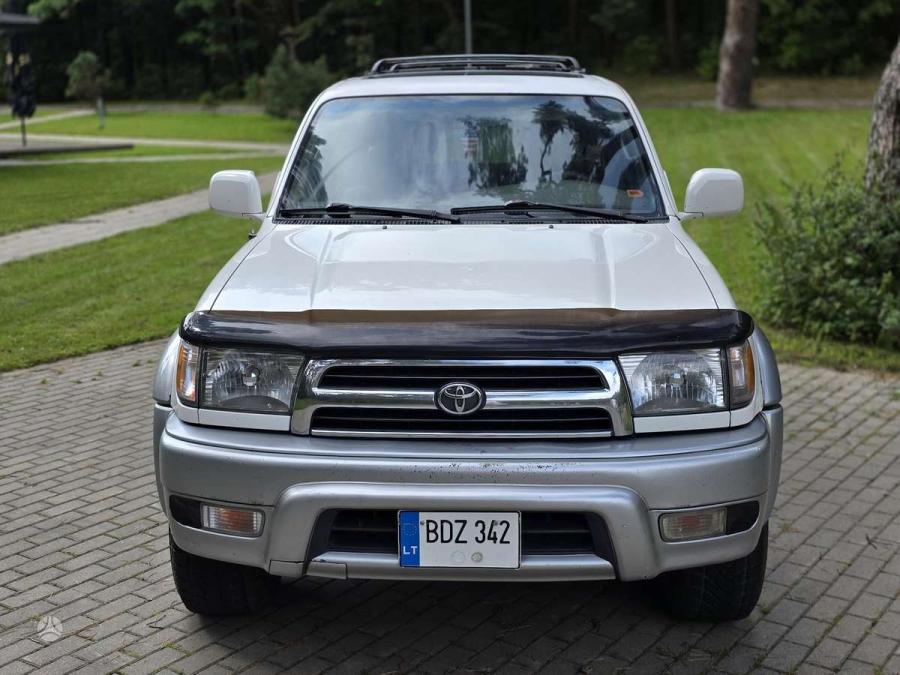 White Toyota 4Runner 2001 in Vilnius, with an engine capacity of 3.40 L and mileage of 288 thousand km for 7700 €, photo 3 on AUTOMOTO.COM.LV