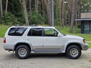 White Toyota 4Runner 2001 in Vilnius, with an engine capacity of 3.40 L and mileage of 288 thousand km for 7700 €, photo 6 on AUTOMOTO.COM.LV