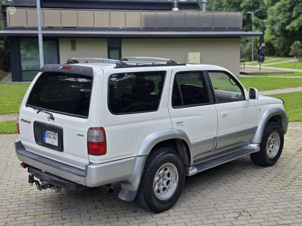 Toyota 4Runner 2001 in Vilnius on AUTOMOTO.COM.LV White Toyota 4Runner 2001 in Vilnius, with an engine capacity of 3.40 L and mileage of 288 thousand km for 7700 β¬, photo 9 on AUTOMOTO.COM.LV