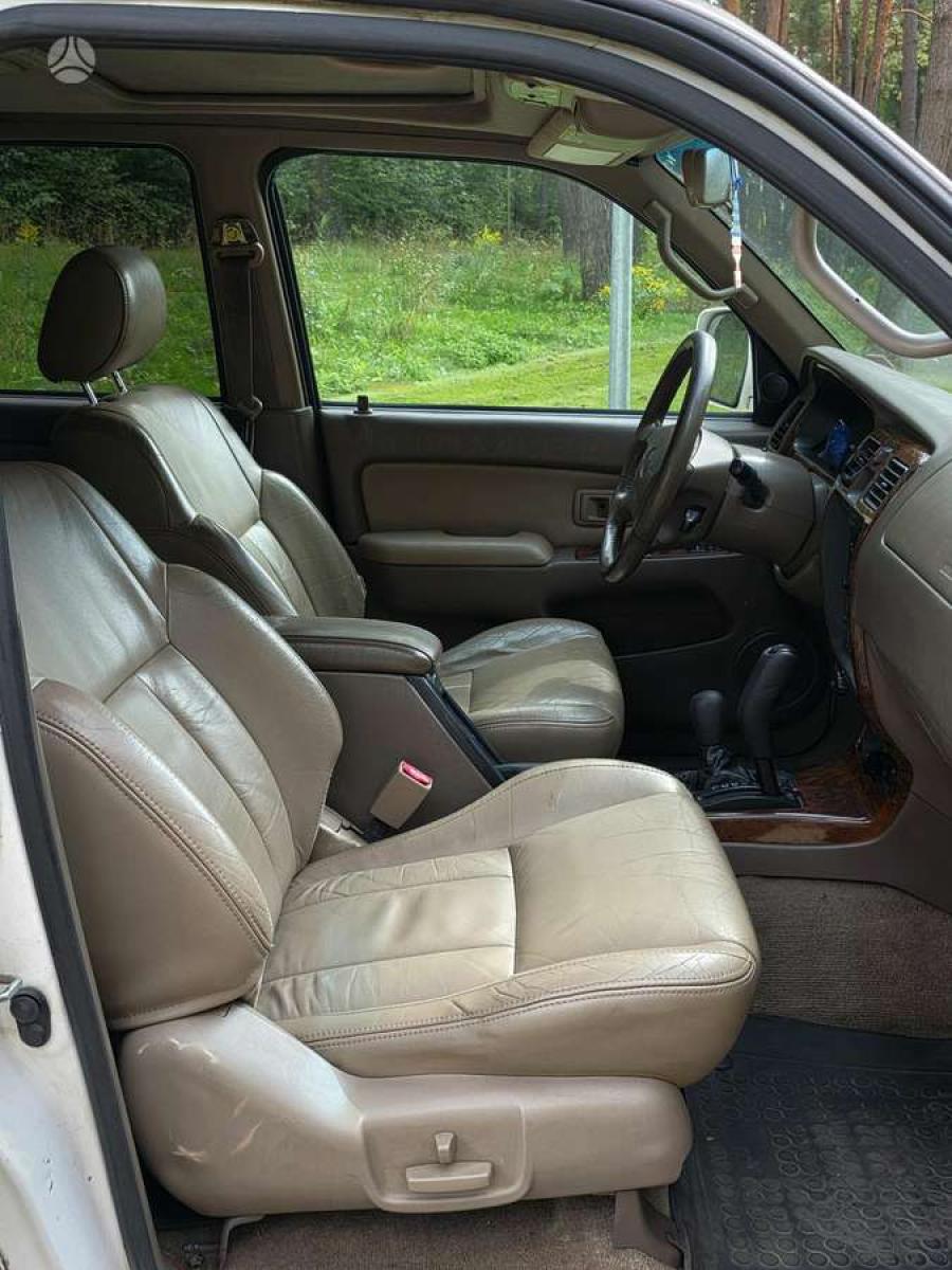 White Toyota 4Runner 2001 in Vilnius, with an engine capacity of 3.40 L and mileage of 288 thousand km for 7700 €, photo 10 on AUTOMOTO.COM.LV