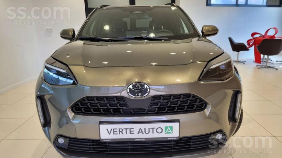 Zaļš Toyota Aqua 2025 Rīga, ar dzinēja tilpumu 1.50 L un nobraukumu 13 tūkst. km par 24490 €, foto 3 vietnē AUTOMOTO.COM.LV