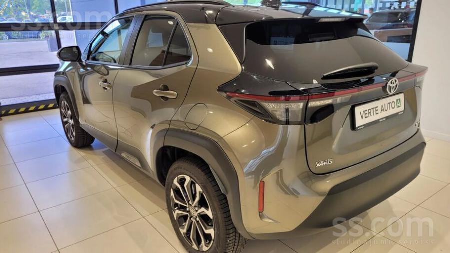Zaļš Toyota Aqua 2025 Rīga, ar dzinēja tilpumu 1.50 L un nobraukumu 13 tūkst. km par 24490 €, foto 5 vietnē AUTOMOTO.COM.LV