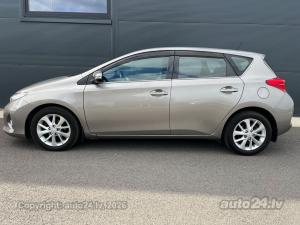 Beige Toyota Auris 2014 in Kuressaare, with an engine capacity of 1.60 L and mileage of 130 thousand km for 9100 €, photo 8 on AUTOMOTO.COM.LV