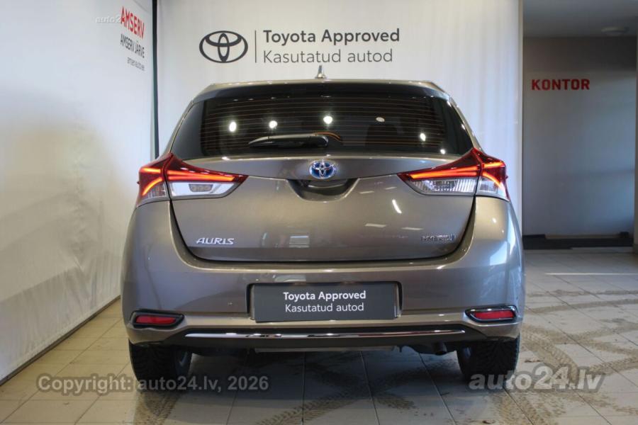 Beige Toyota Auris 2019 in Tallinn, with an engine capacity of 1.80 L and mileage of 157 thousand km for 12990 €, photo 4 on AUTOMOTO.COM.LV