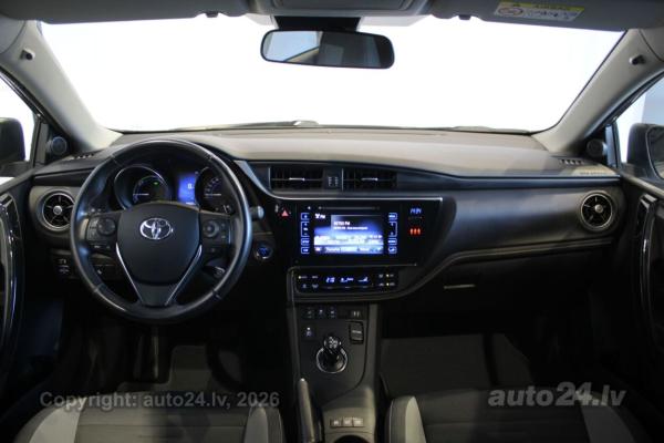 Smilšu krāsa Toyota Auris 2019 Tallina, ar dzinēja tilpumu 1.80 L un nobraukumu 157 tūkst. km par 12990 €, foto 8 vietnē AUTOMOTO.COM.LV