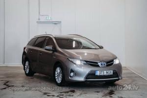 Beige Toyota Auris 2015 in Tallinn, with an engine capacity of 1.80 L and mileage of 199 thousand km for 8990 €, photo  on AUTOMOTO.COM.LV